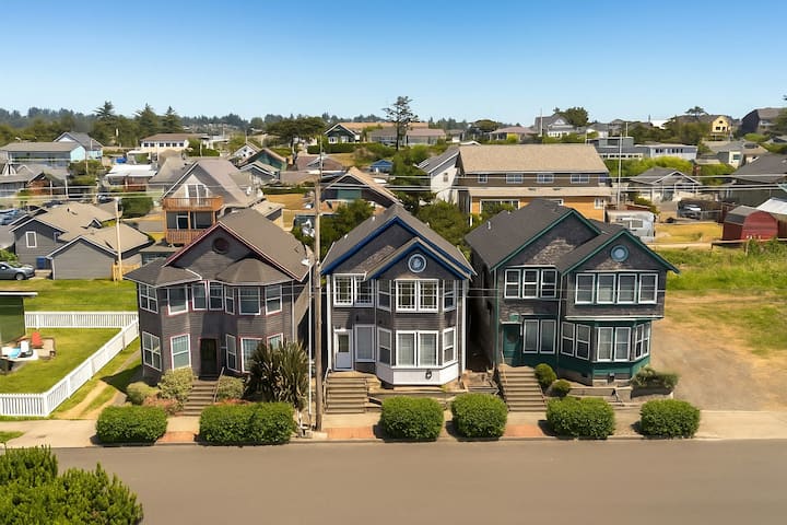 Stunning 12br Oceanview | New Hot Tub | W/d - Newport, OR