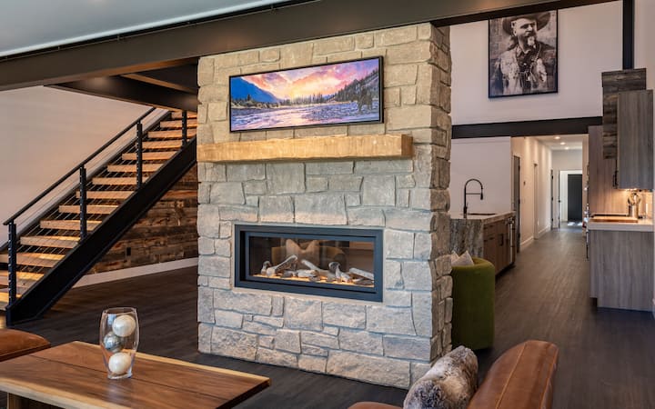 Eagle's View- New Build! Luxury 3 Bedroom Condo! - Cody, WY