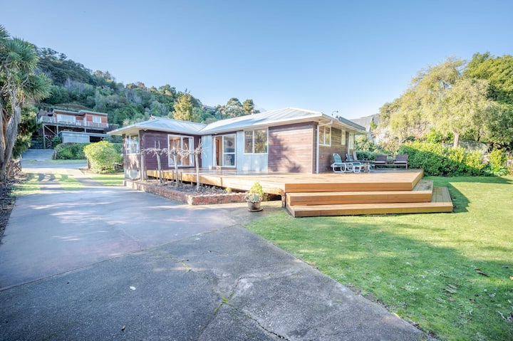 Woodills Wonderland – Akaroa Holiday Home - Akaroa