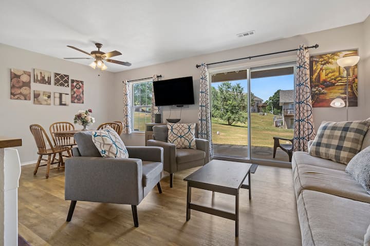 Branson Fall Creek Retreat W/ Deck Views! - Table Rock Lake