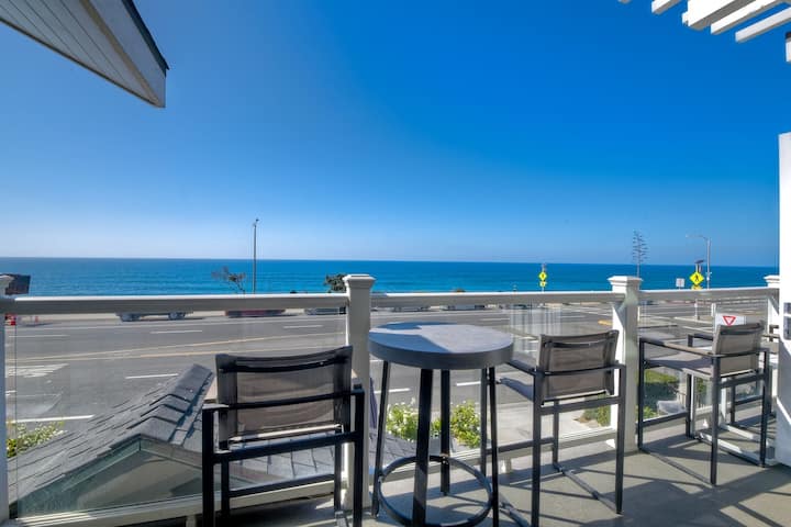 Oceanfront, Rooftop Deck & Fireplace, Bbq, Parking - Carlsbad, CA