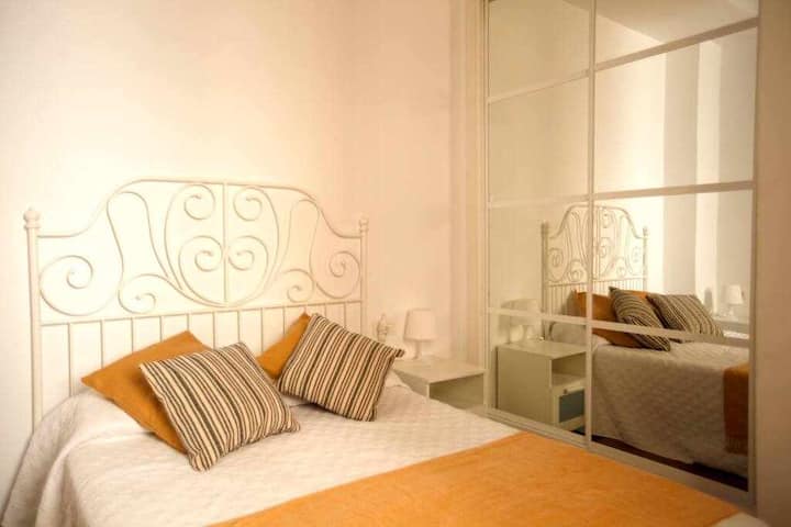 Rustic & Nice Apartment In The Center - Málaga