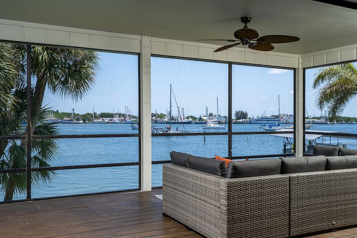 295 - Bay Views, Newly Remodeled, Walk To Beach - Fort Myers Beach, FL