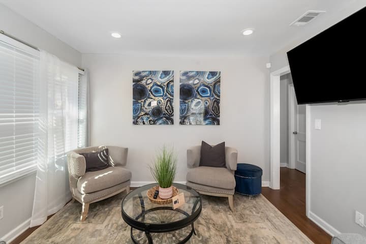 Blissful 3br/2ba Bungalow W/backyard Patio, Grill - Atlanta, GA