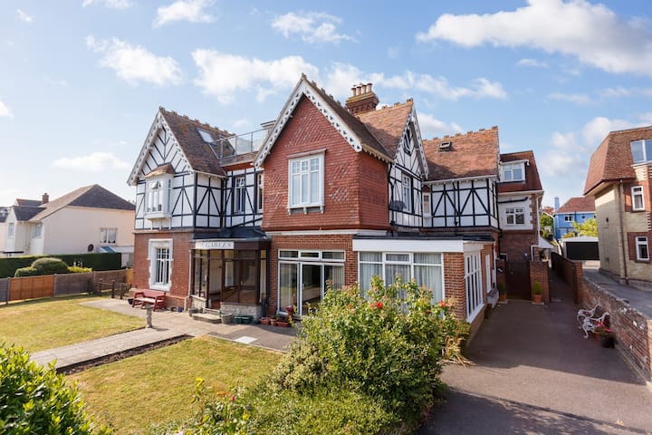 Piona Apt - Swanage Beach