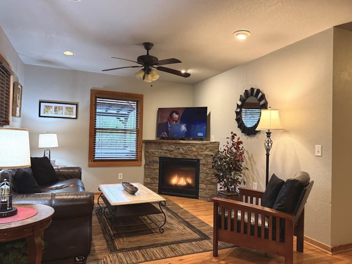 Chimney Mtn 5 | 2br Dog Friendly W/covered Hot Tub - Sautee Nacoochee, GA