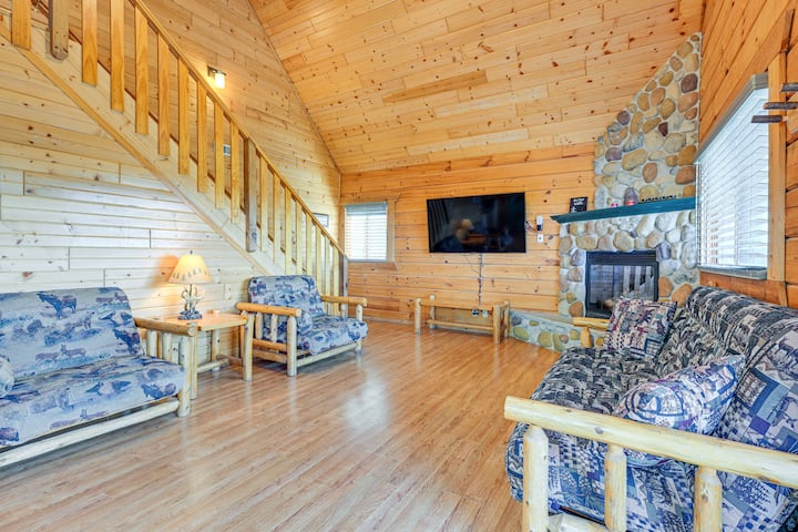 Resort Cabin W/ Lake Access In Central Warrens! - Fort McCoy, WI