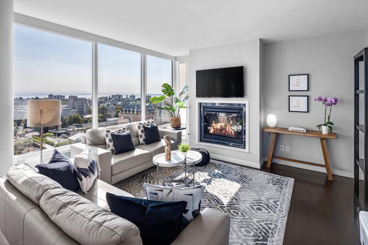 Waterfalls Hotel Stunning Luxury King Suite - Saanich