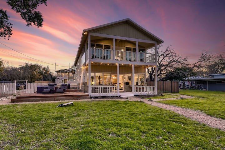 Private Estate On Lake Travis With Amazing Views! - Lago Vista, TX