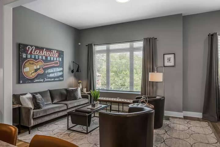 Nash Getaway • 2 Homes • Rooftop Vibes - Nashville, TN