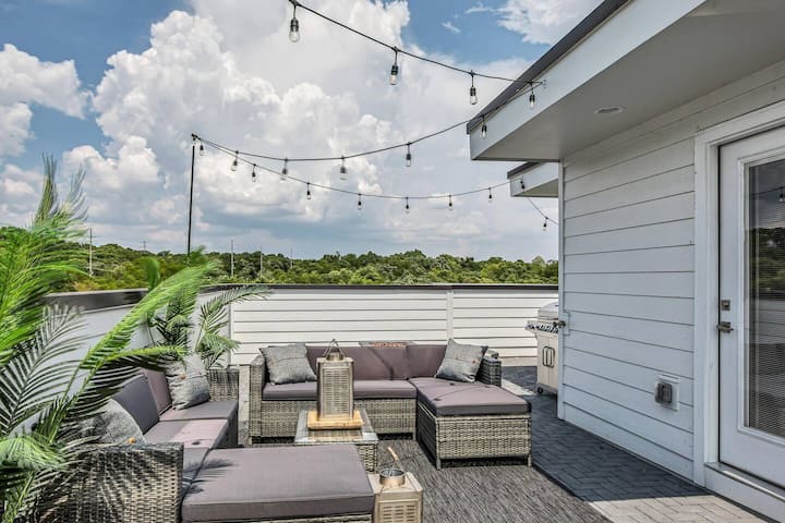 Nash Getaway • 2 Homes • Rooftop Vibes - Nashville, TN