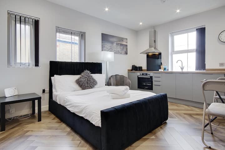 Modern Studio Apartment Wifi - Boscombe