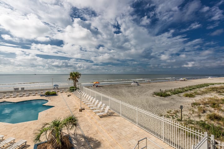 Stay @ Sunset On The Rox! Oceanfront Folly - Folly Beach, SC