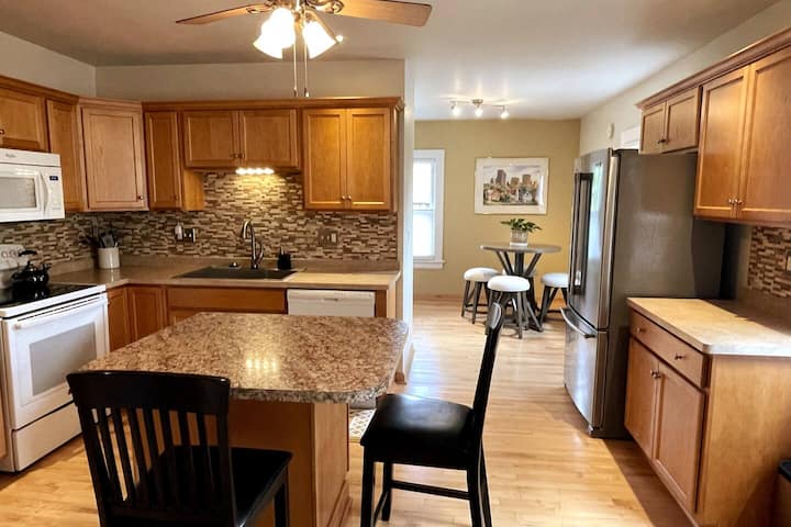 Park Avenue Residence - Historic 2-bed / 2-bath - Rochester, NY