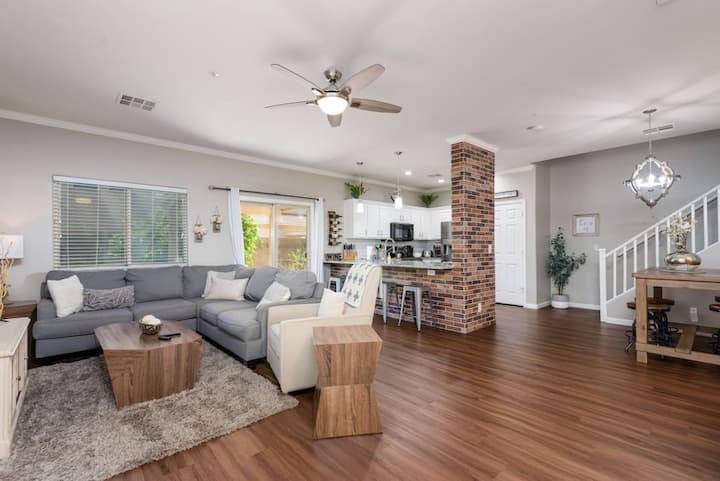 Spring Training Oasis! Family-friendly 3 Bed House - Peoria, AZ