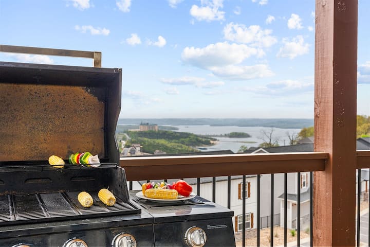 Luxury Home W/ Mtn & Lake Views, Pools & Hot Tub - 브랜슨
