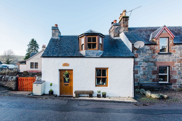 Crossroads Cottage - Loch Ness