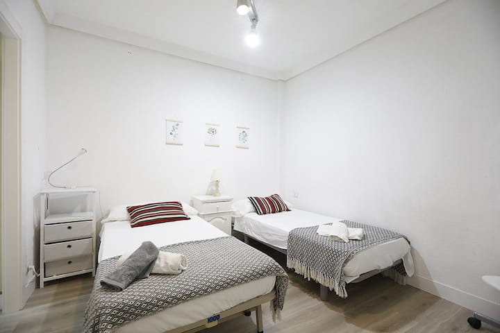 Precioso Piso Céntrico Con Aparcamiento Gratuito - San Sebastián