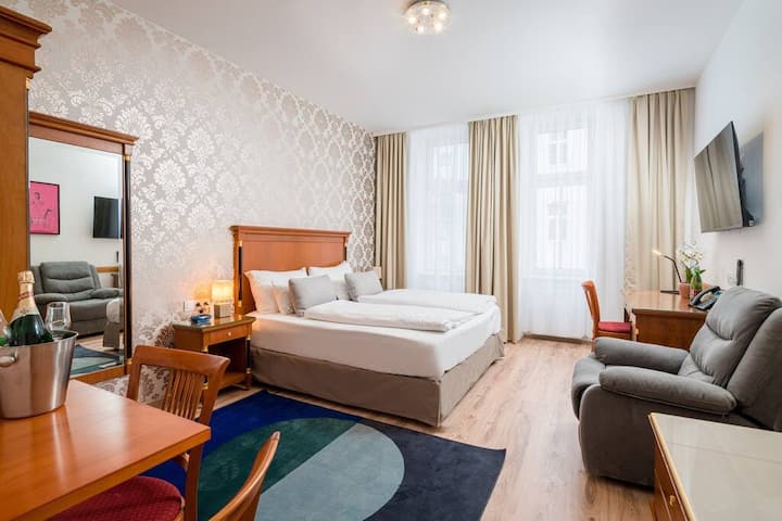 Best Western Plus Celebrity Suites Superior Suite - Vienna