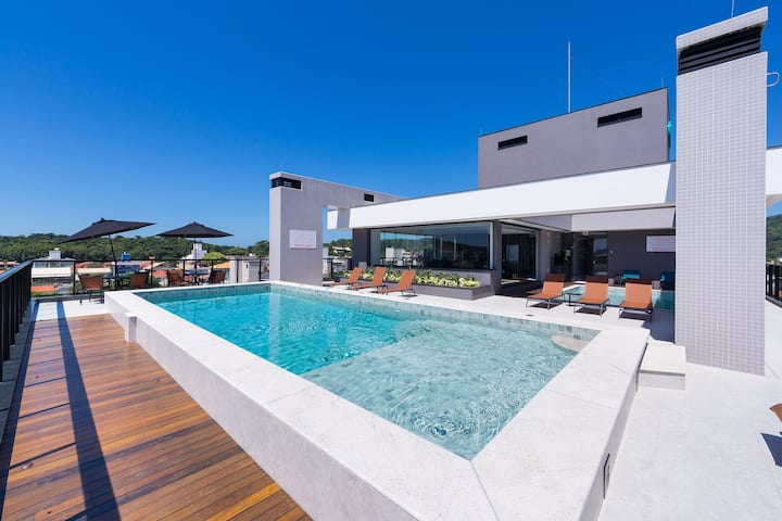 Adra 106 - Apartamento No Centro De Bombinhas - Rooftop Com Piscina E Academia - À Poucos Metros Da Praia - Bombinhas