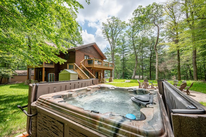Cozy Retreat W/ Fire Pit & Multiple Decks - Deep Creek Lake, MD