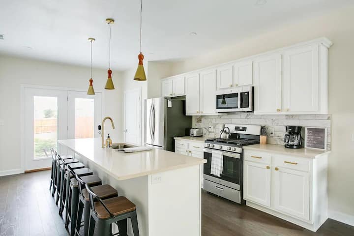 Bourbon Trail-chefs Kitchen-fenced Yard-parking - Louisville, KY