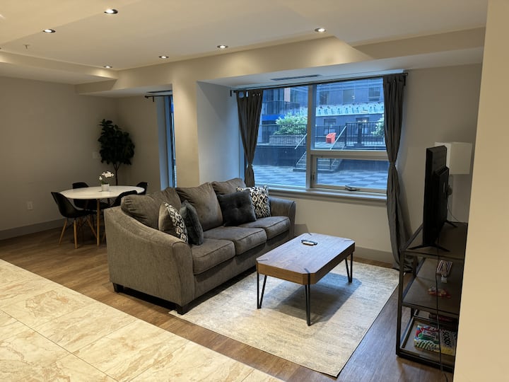 Lovely 1 Bedroom In Downtown Halifax With Parking - Halifax