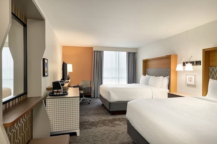 4 Units Near Fort Worth Zoo! Indoor Swimming Pool! - Fort Worth, TX