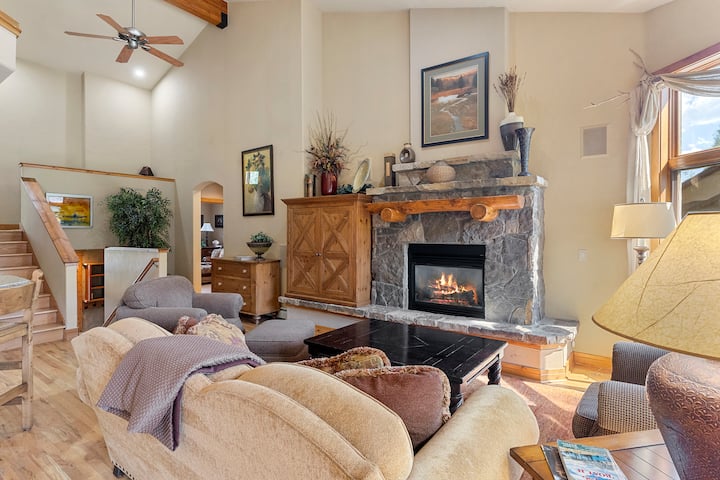 Pool & Hot Tub - Ski Shuttle - Spacious Home - Steamboat Springs, CO