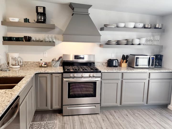 Sassy Pines Centralized Black Hills Home - Sturgis, SD