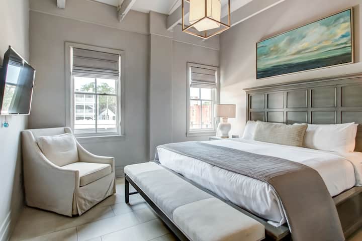 Perfect For Large Groups, Heated Pool Access - Savannah, GA