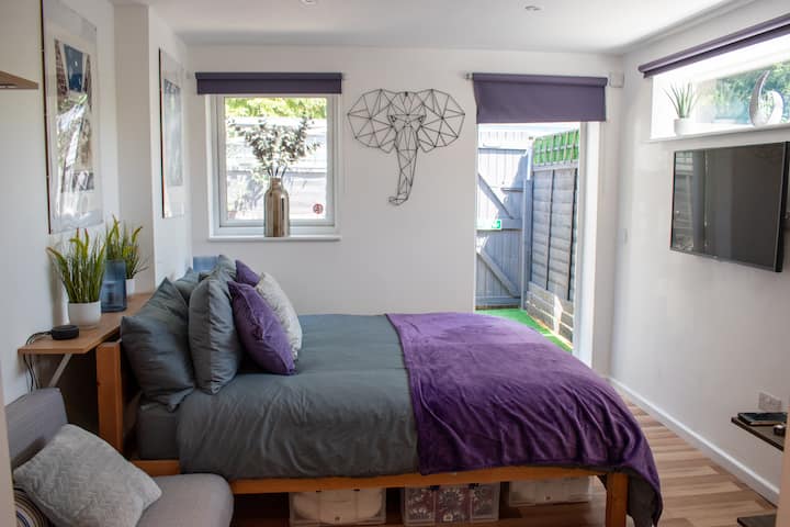 Luxury Ensuite Apartment With Terrace And Full Kit - Aéroport de Londres Stansted (STN)