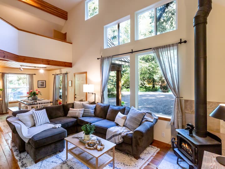 Explore Baker- Hot Tub - Sauna - Sleep - Repeat - Glacier, WA