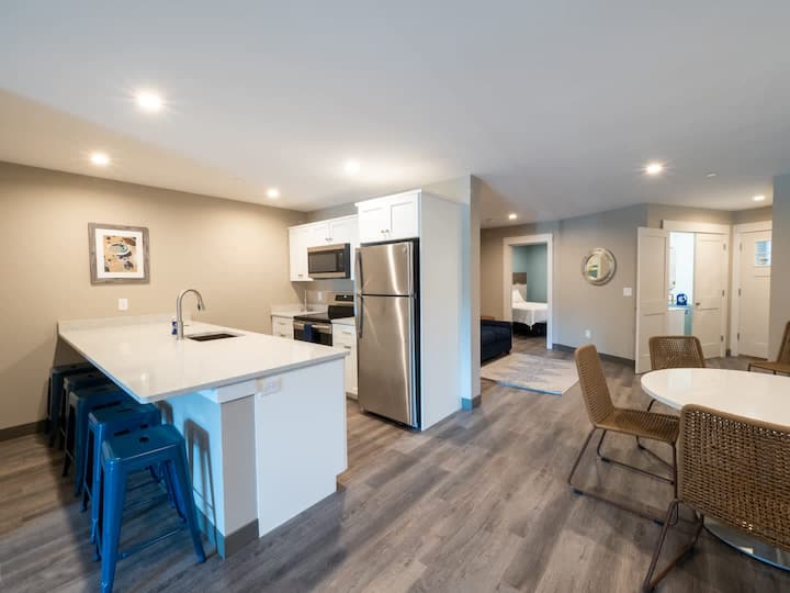 Long Beach Suites: Steps To Beach, Newly Built - Hammond Castle Museum