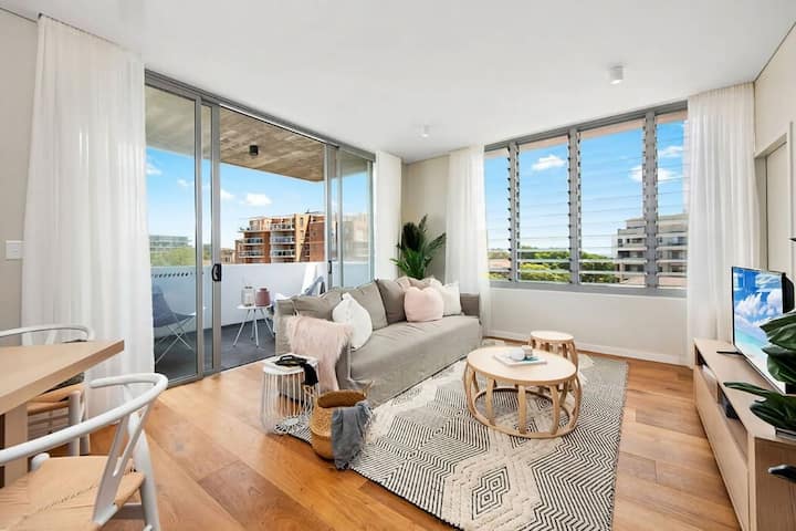 The Bondi Breeze Apartment - Bondi Beach