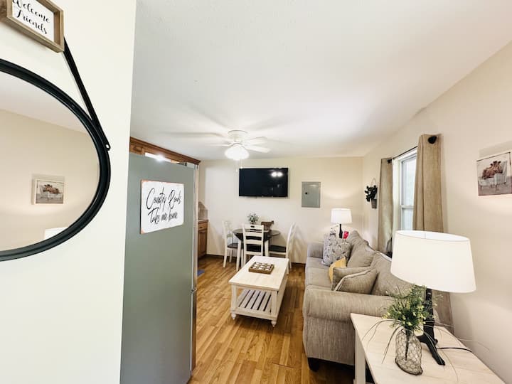 Milk Hand House Peaceful 1 Bedroom Cabin - Hammond, LA