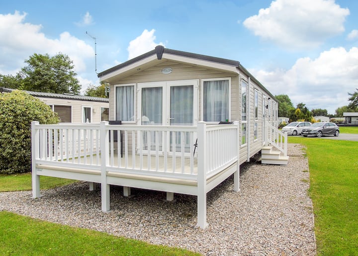 Fir Trees Executive 3 - Chester