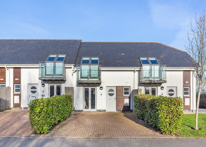 Bay Retreat Villa (Sleeps 6) - Treyarnon Bay