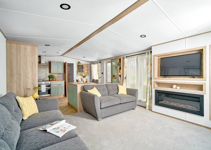 Diamond 2 Bed Caravan Hot Tub - Borth