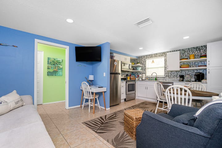 Seashell Shanty No Airbnb Fees! - Manasota Key, FL