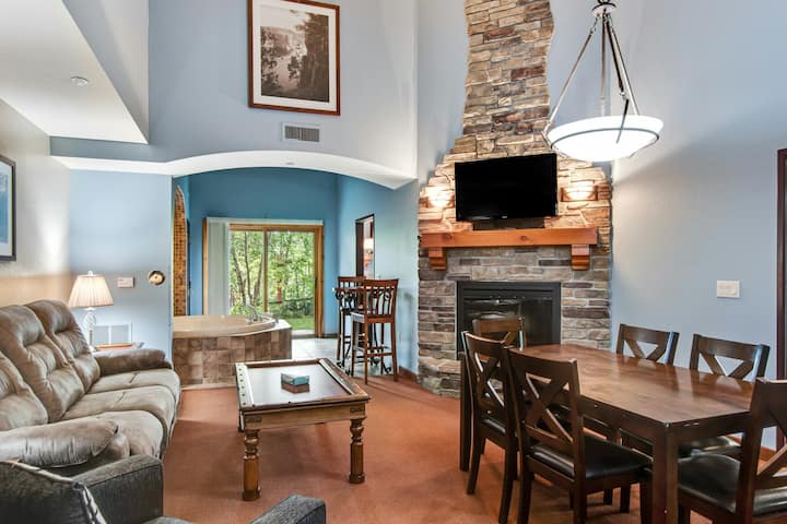 Inviting 3br 1st-floor | Patio | Fireplace - ウィスコンシン・デルズ, WI