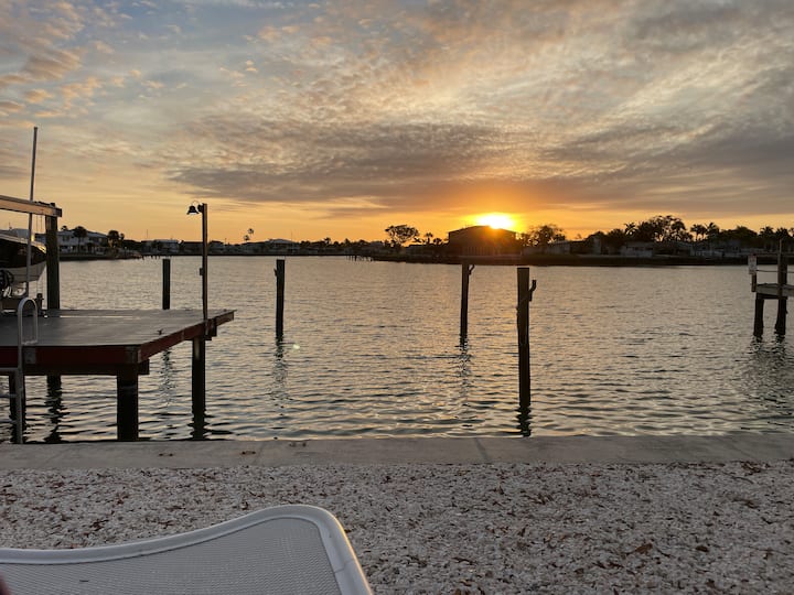 Overlook The Bay, Walk To Beach! - Tampa Bay, FL