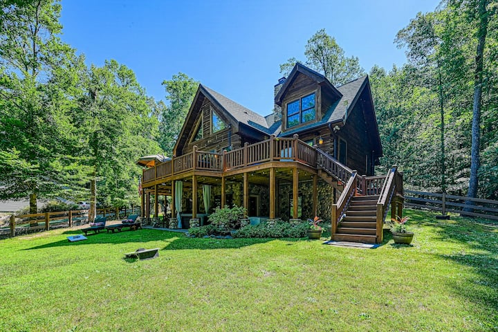 Luxurious 4br Lakefront Dog Friendly | Hot Tub - Lake Anna, VA