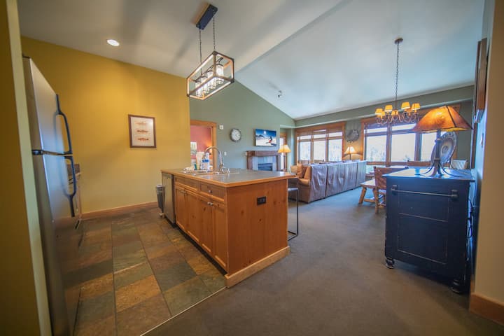 Slope-view Penthouse | Pool, Hot Tub, Laundry - Keystone