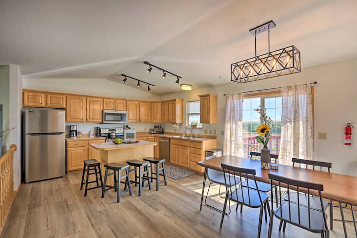 Red Lodge Townhome W/ Hot Tub & Mountain Views! - Red Lodge, MT