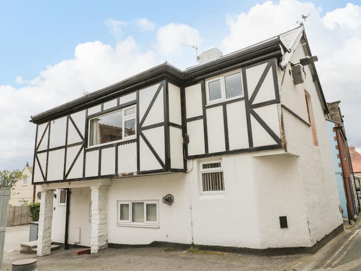 Daisy's Den - Whitby