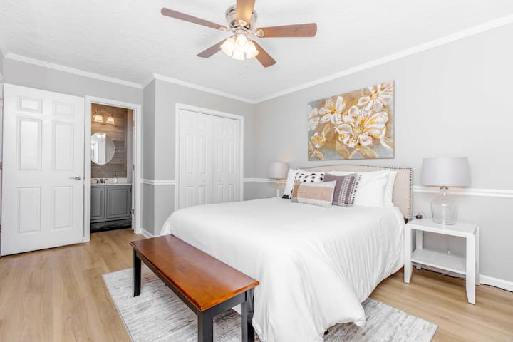 2br Townhouse | Pet Friendly | Fully Fenced - Warner Robins, GA