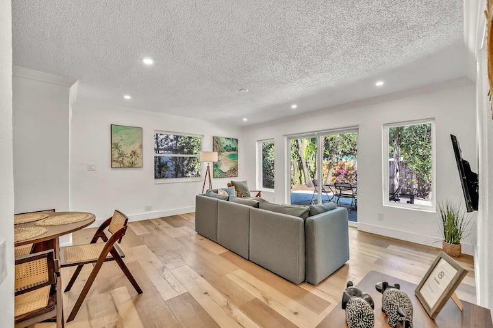 Riverside Charm – Cozy 2br, 1ba By Riverwalk - 羅德岱堡