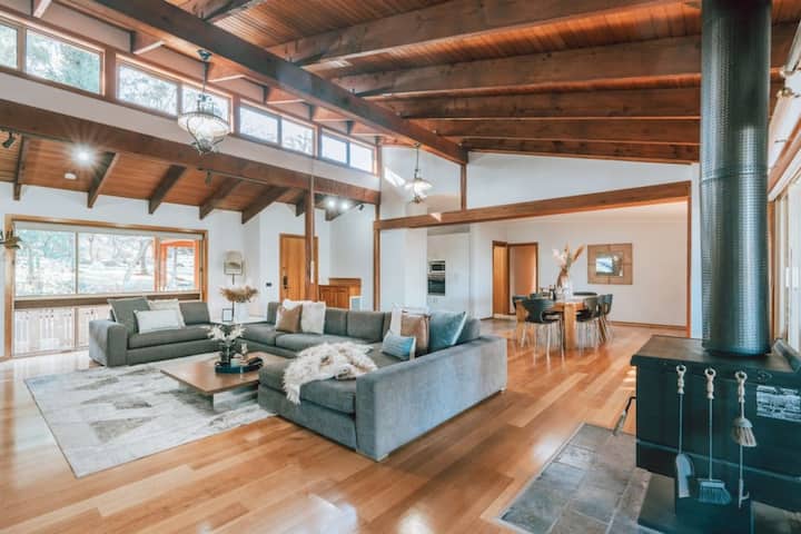 4 Bed Cosy Home Amongst Nature + Fire Place - Dandenong Ranges
