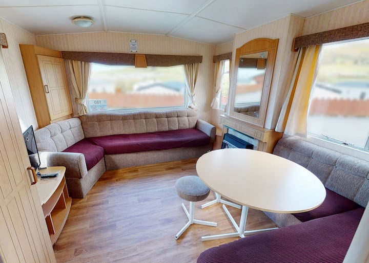 Bronze 2 (No Pets) - Borth